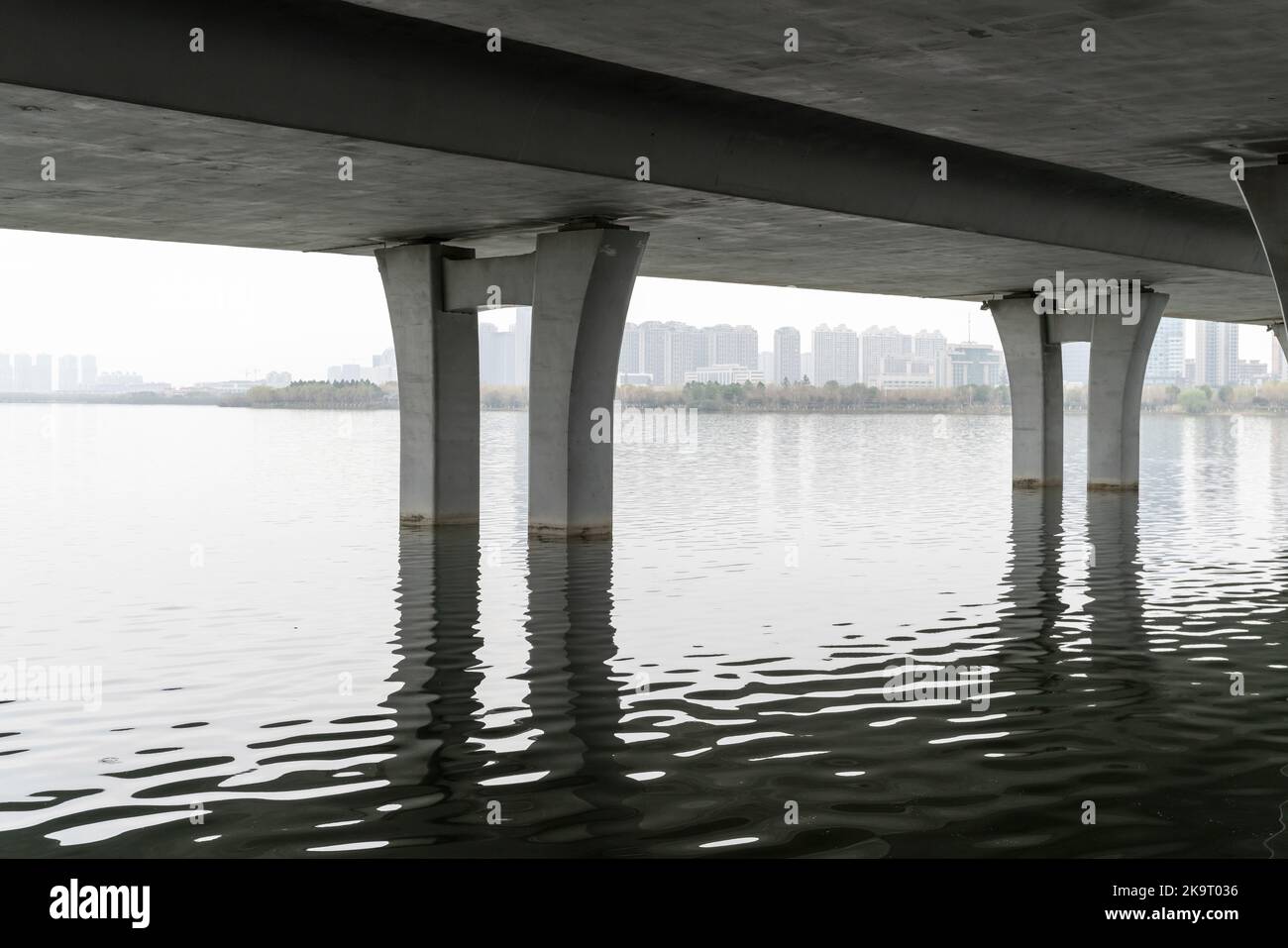Bridge bottom view beams hi-res stock photography and images - Alamy