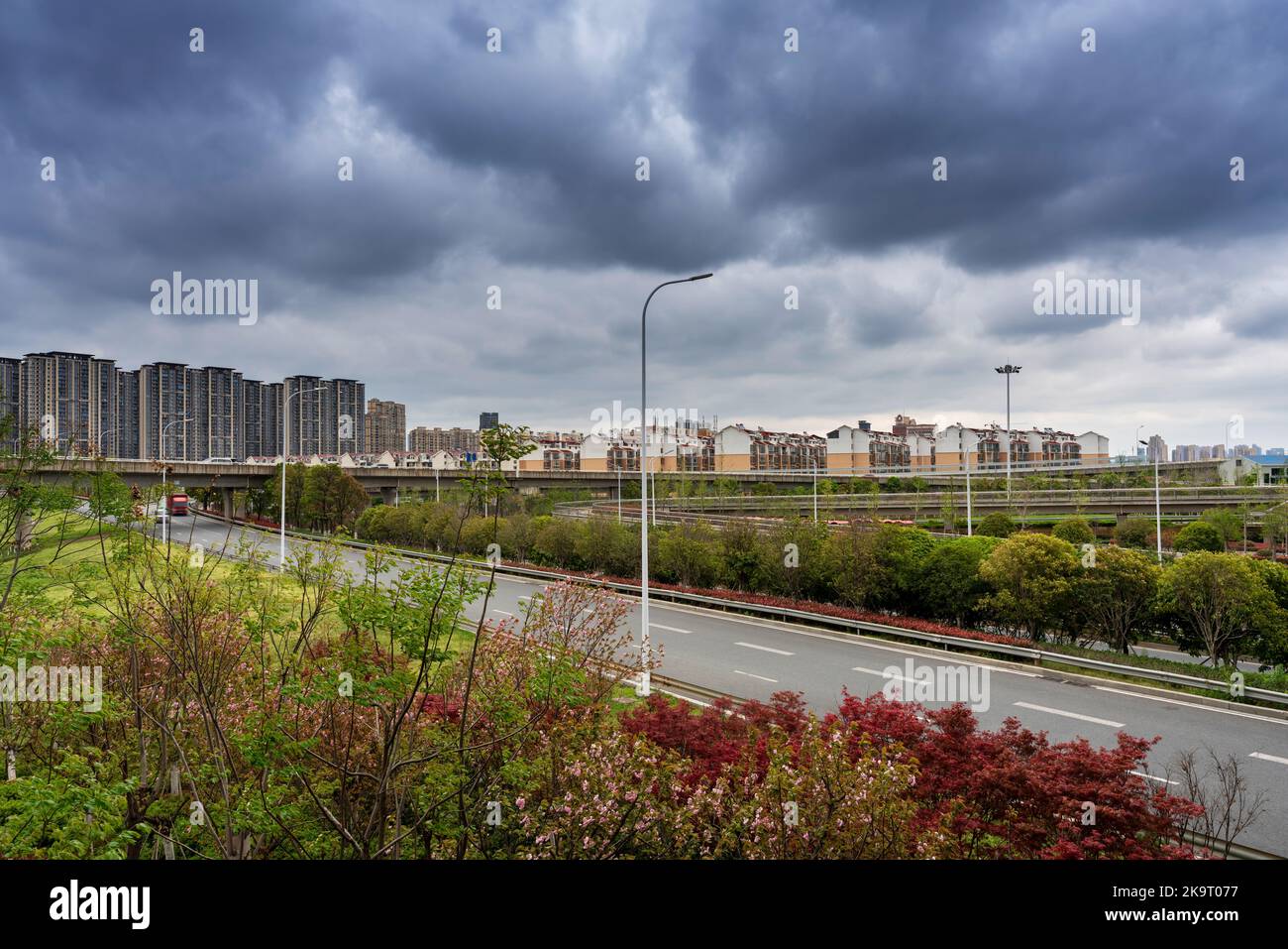 empty city road with skyline background Stock Photo - Alamy