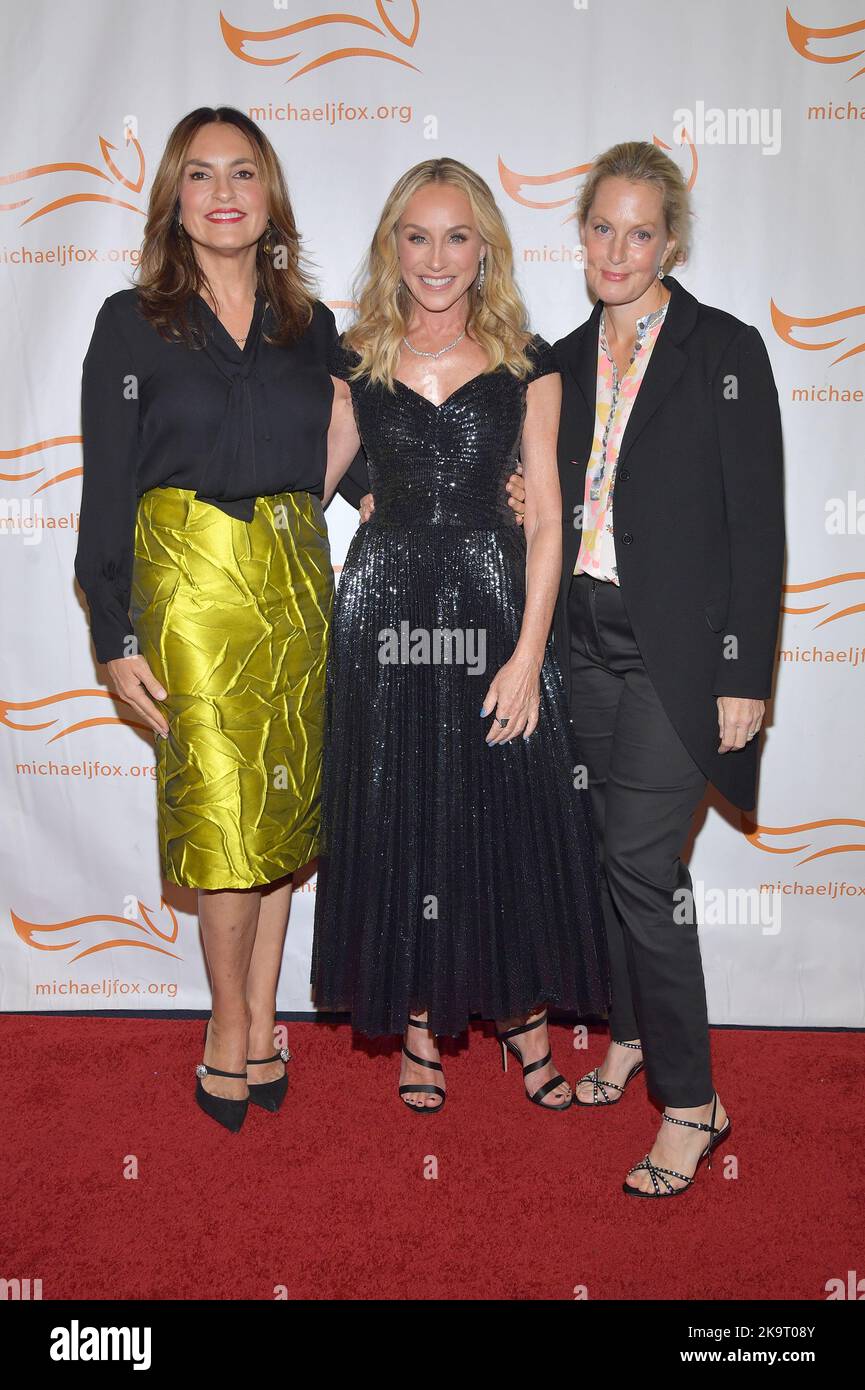 (L-R) Mariska Hargitay, Tracy Pollan and Ali Wentworth attend the ...