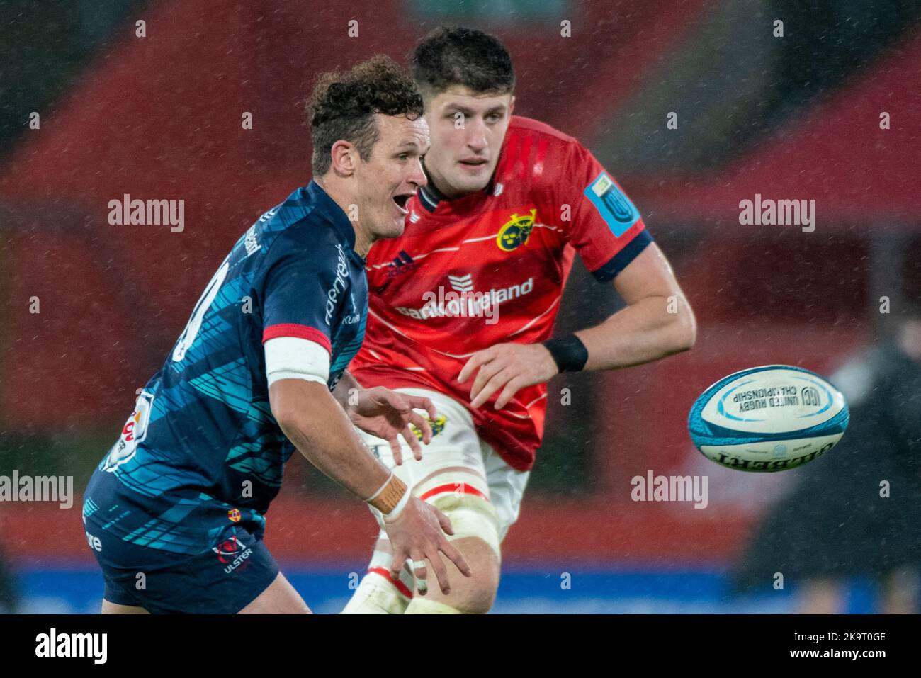 Billy Burns of Ulster and Eion O'Connor of Munster during the United ...