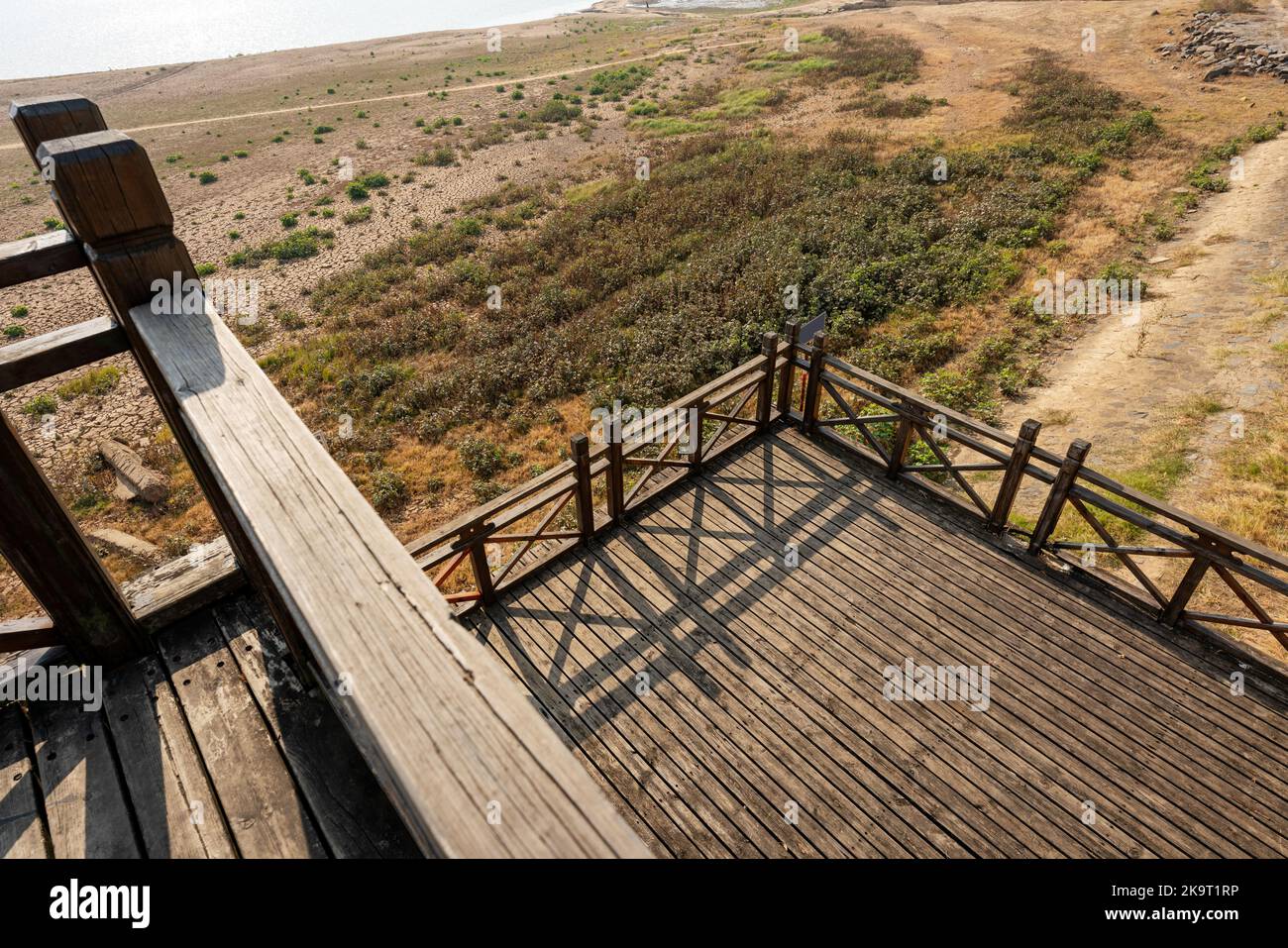 House exterior patio hardwood deck hi-res stock photography and images ...