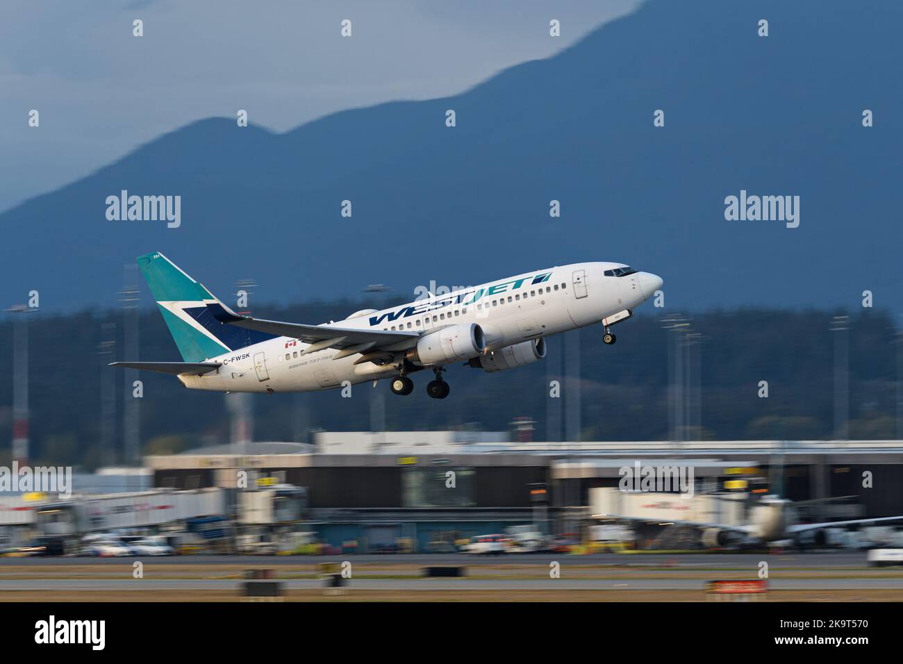 Richmond, British Columbia, Canada. 28th Oct, 2022. A WestJet Airlines ...