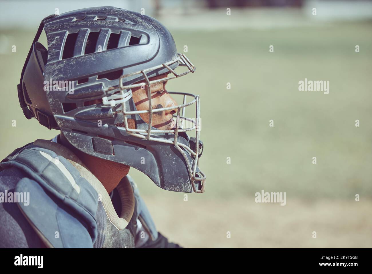 Baseball catcher in mask hi-res stock photography and images - Alamy