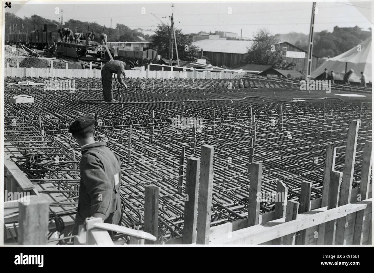The construction of a new railway vigor across Norrtullsgatan ...