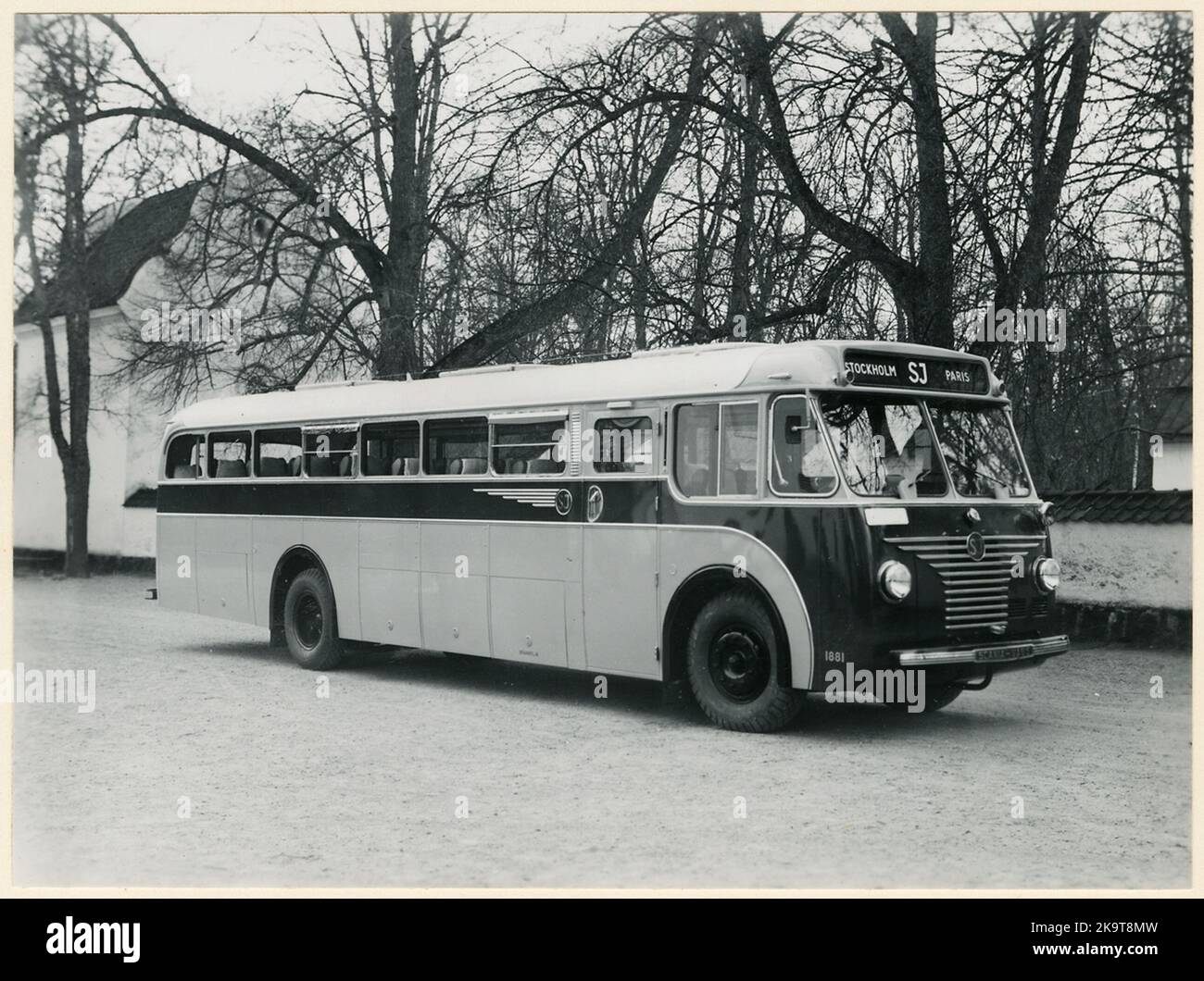 Paris bus history hi-res stock photography and images - Alamy