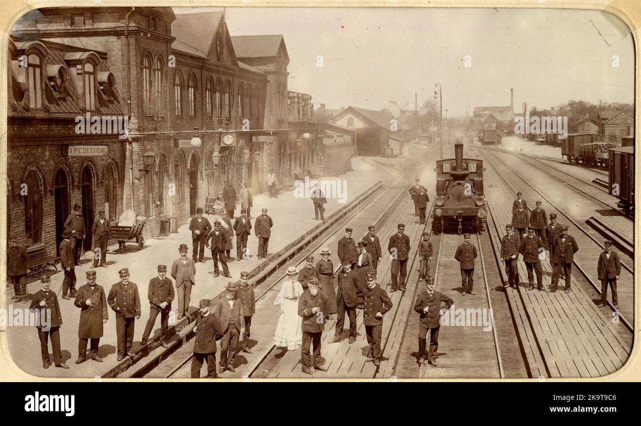 The station and the northern part of the railway yard towards ...