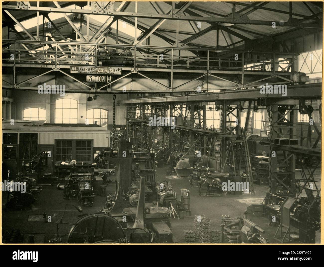 The locomotive workshop a traverse of 3 tonnes Stock Photo - Alamy