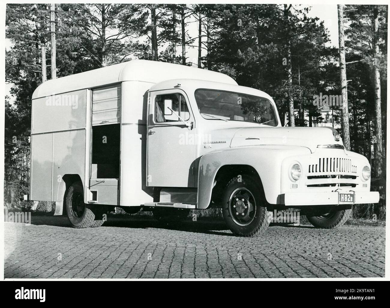 Truck International Harvester L-series year model 1949-1952 Chassi with ...