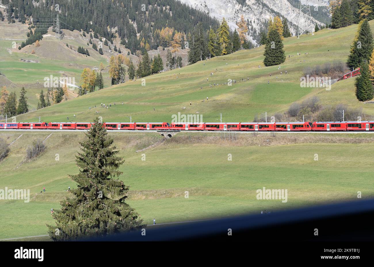 Bergun. 29th Oct, 2022. The world's longest narrow gauge passenger train runs on the Rhaetian ...