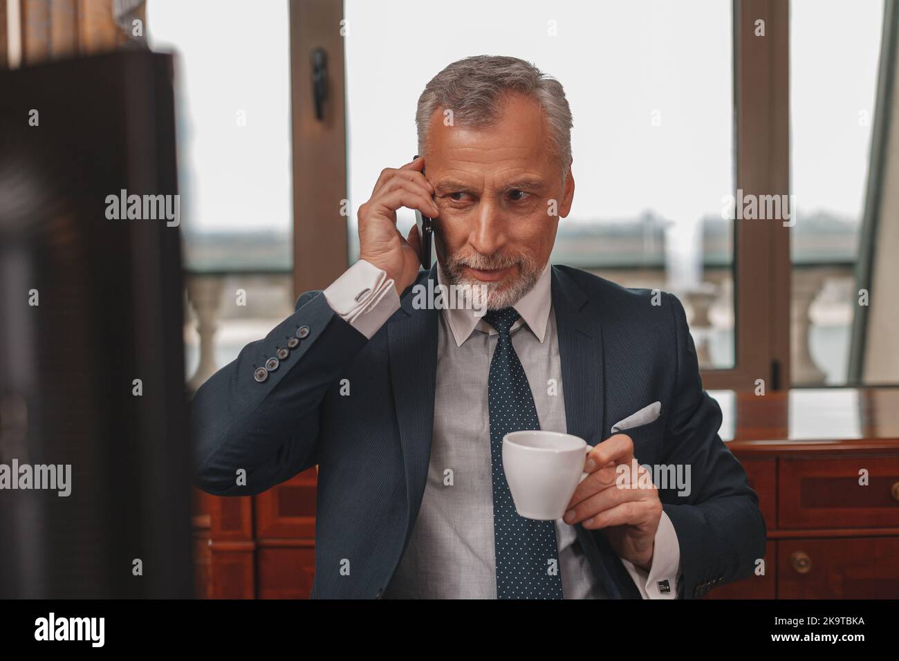 Hotelier hi-res stock photography and images - Alamy