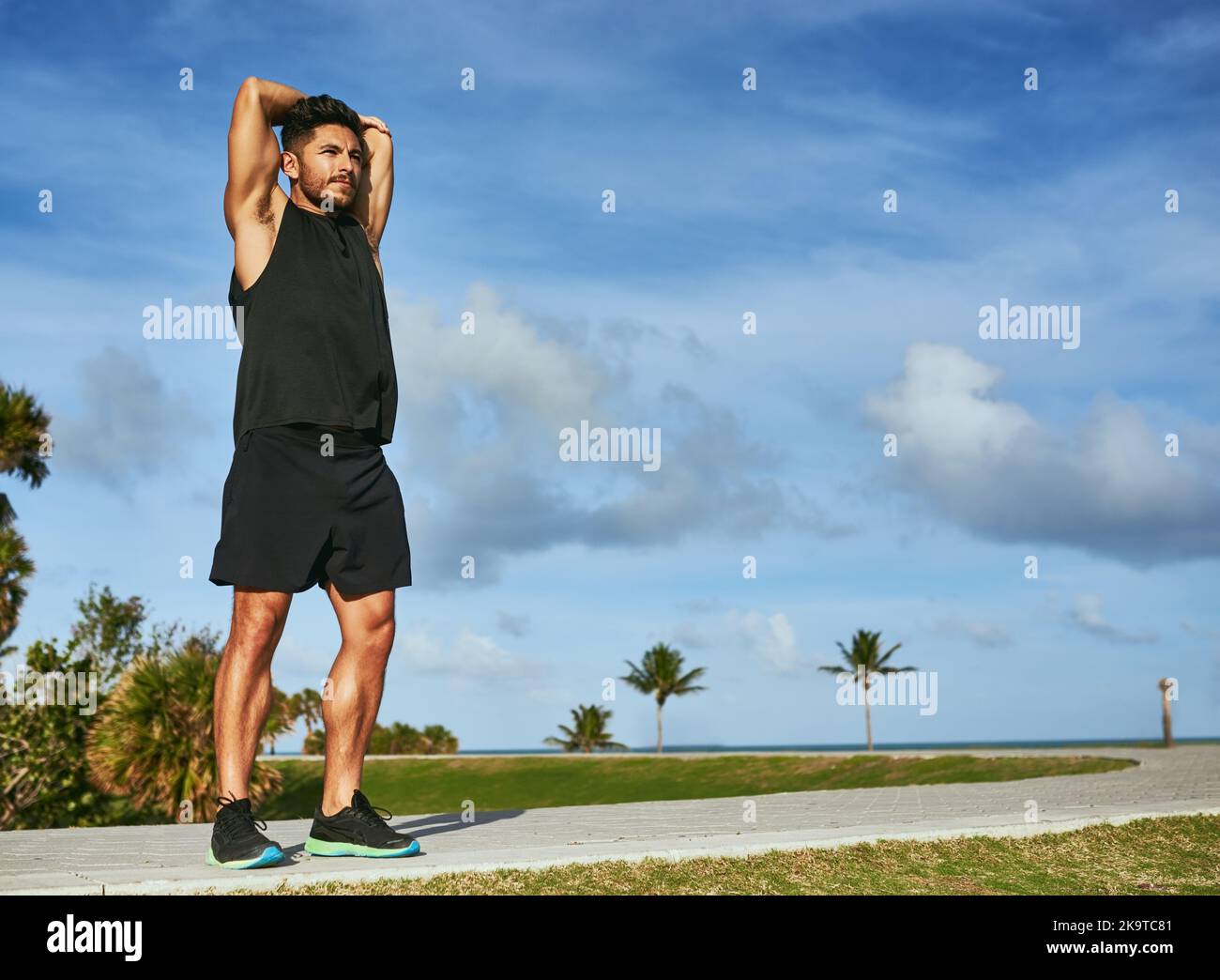 Full body man hi-res stock photography and images - Alamy