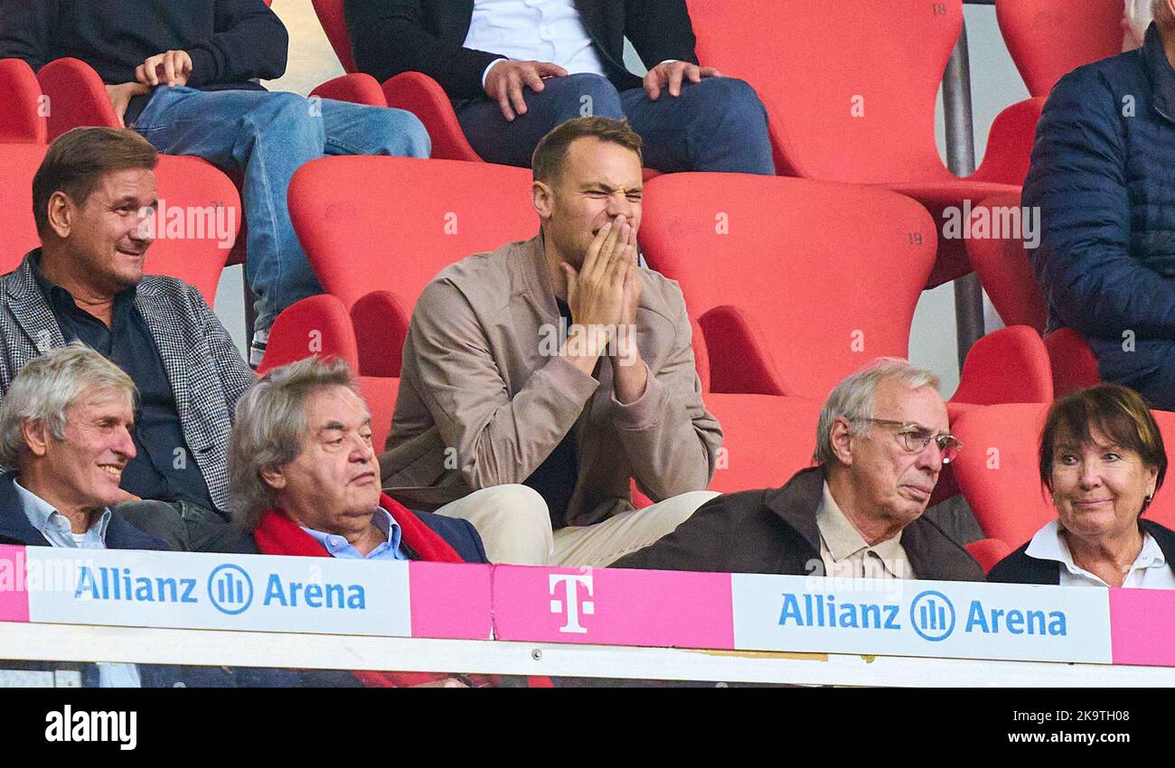 News agent owner hi-res stock photography and images - Alamy