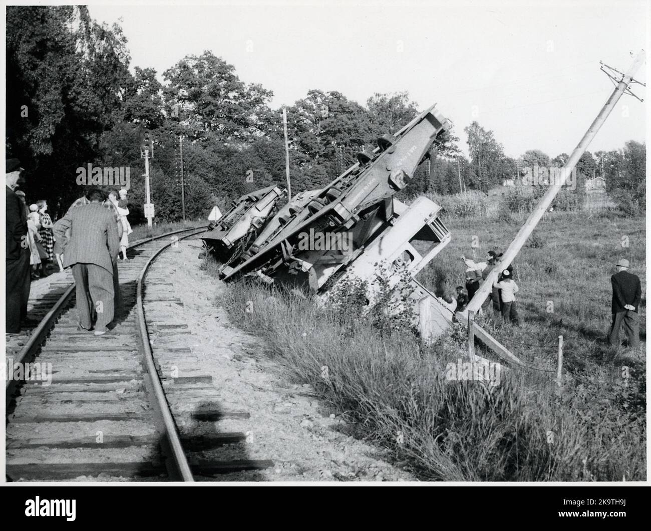 Transformer overturned during transport at the entrance to Jenny Stock ...