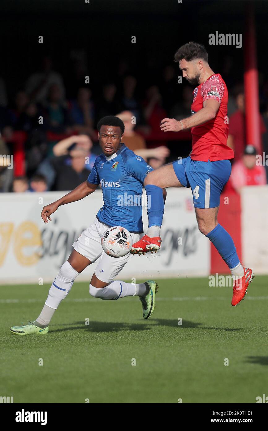 Dean Rance of Dagenham and Redbridge and Micah Obiero of Wealdstone ...