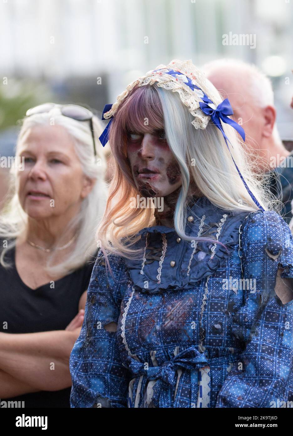 Terrifying Halloween flash mob arrive outside Eastbourne's famous pier ...