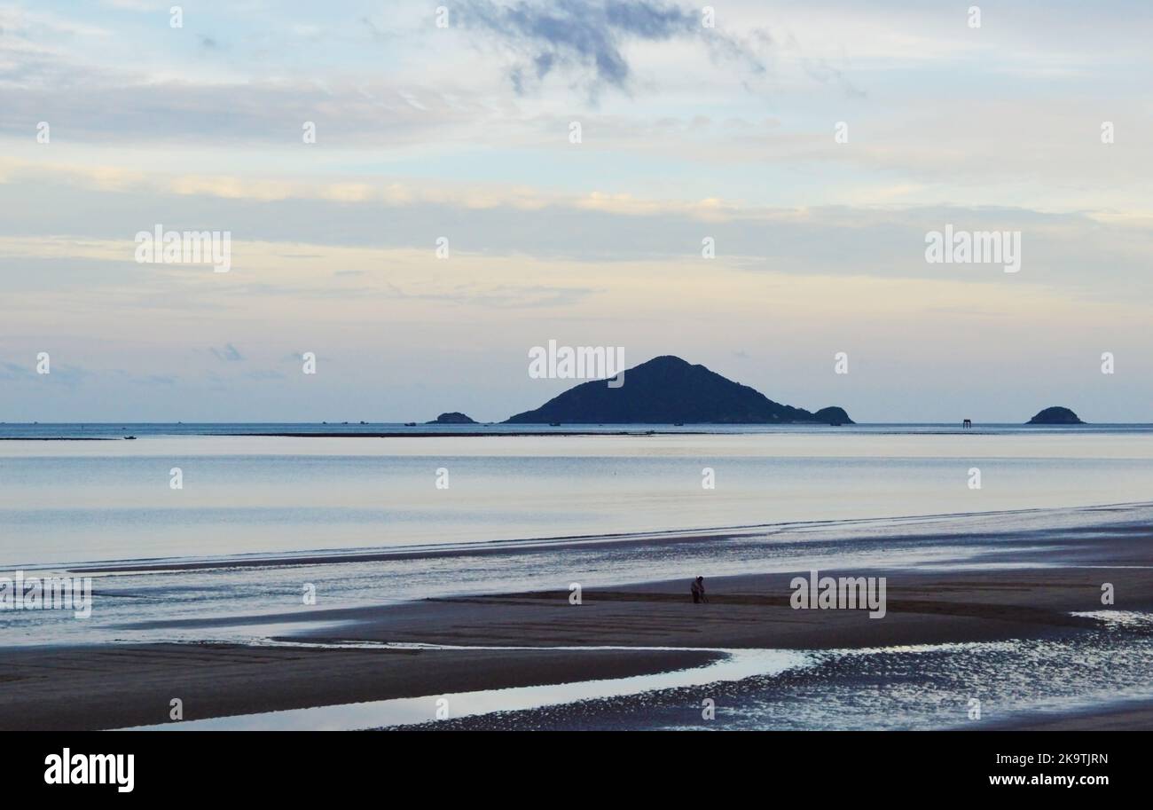 Ocean reveal hi-res stock photography and images - Alamy