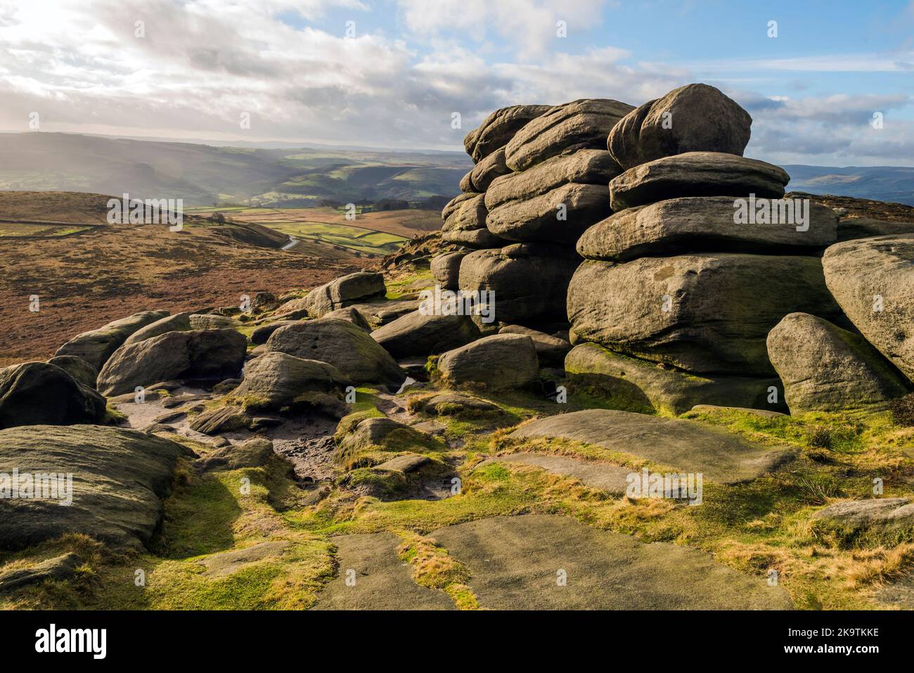 Weathered gritstone rocks peak district hi-res stock photography and ...