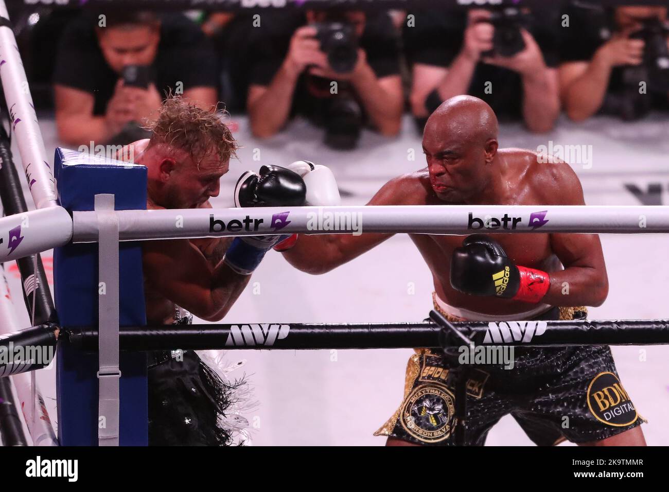 Jake paul boxing 2022 hi-res stock photography and images - Alamy