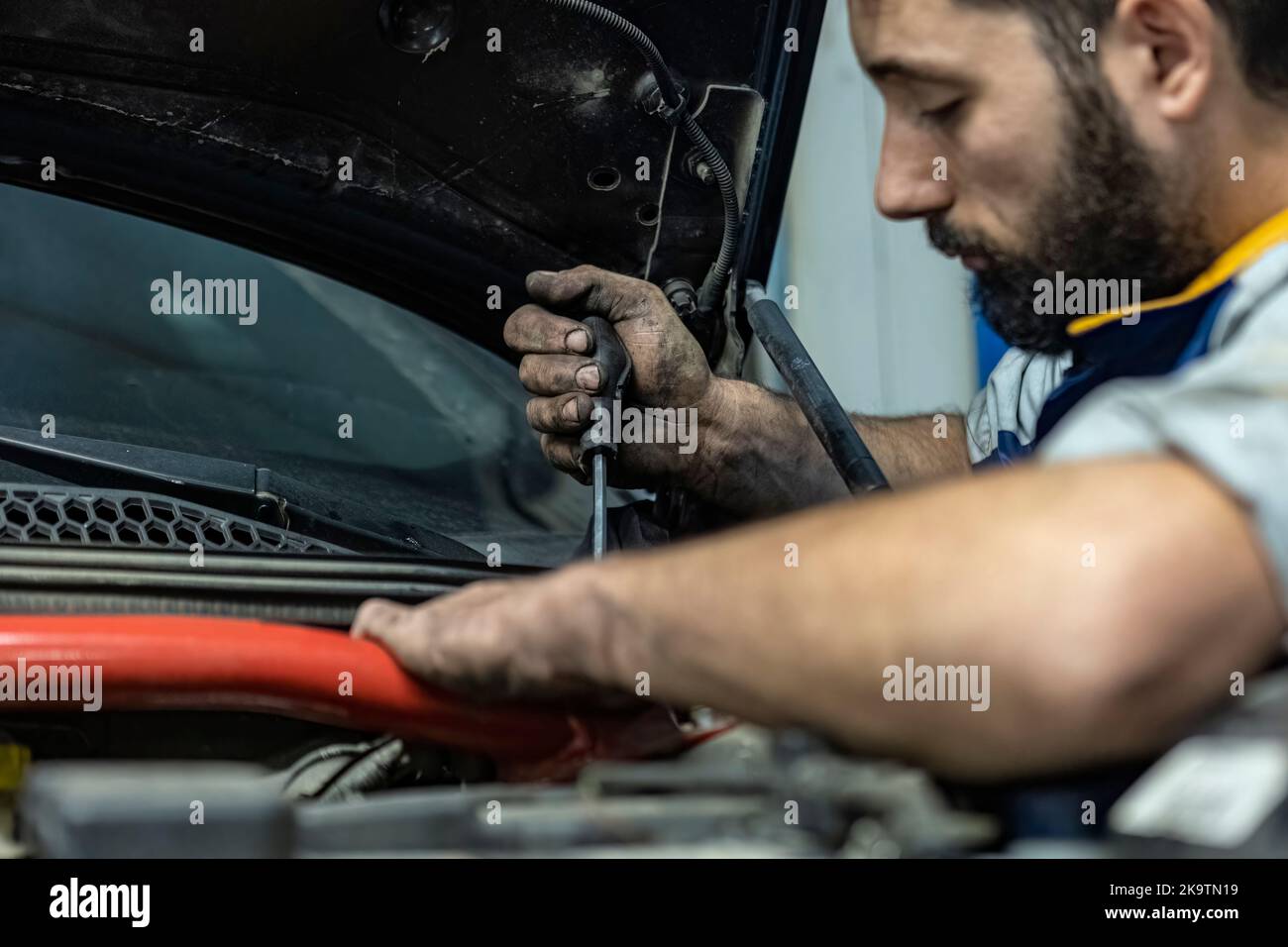 Industrial mechanic working italy hi-res stock photography and images ...