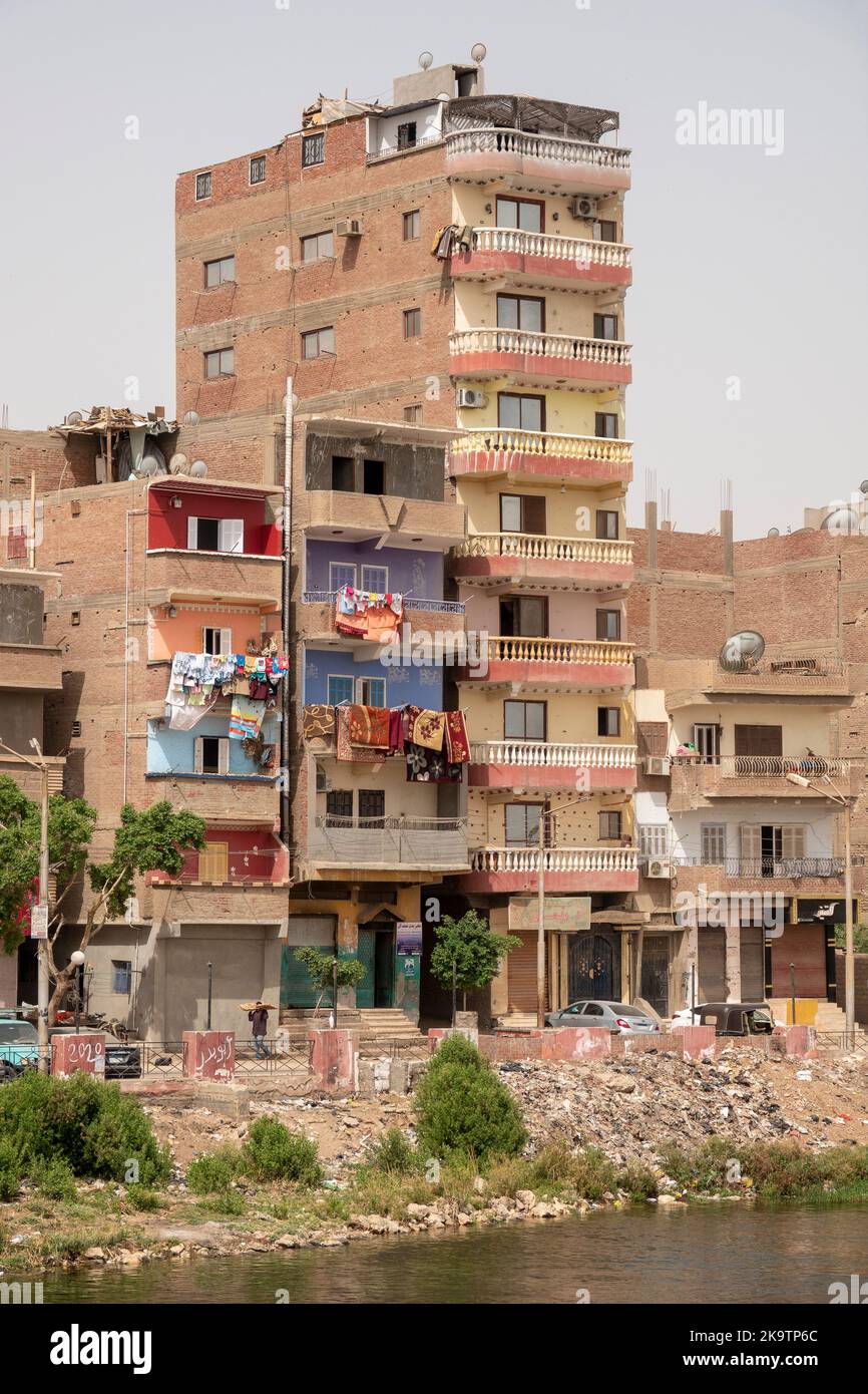 Domestic buildings along the banks of the river Nile, Egypt, Africa ...