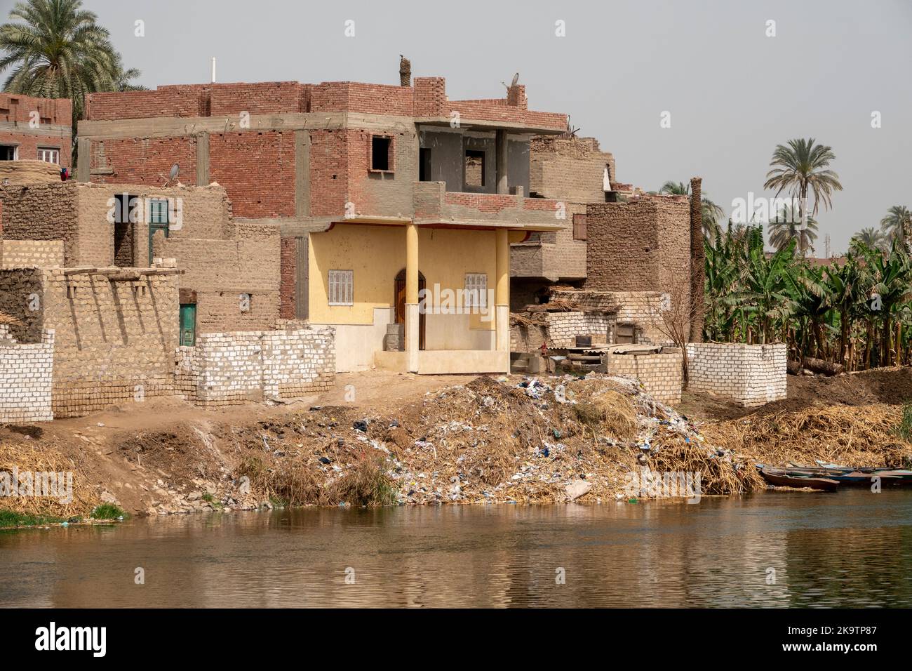 Domestic buildings along the banks of the river Nile, Egypt, Africa ...