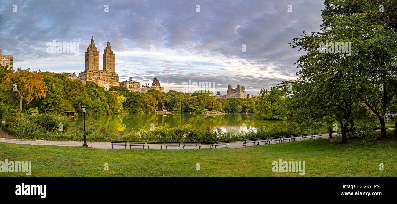 At he lake in Central Park, New York City, Manhattan in early autumn ...