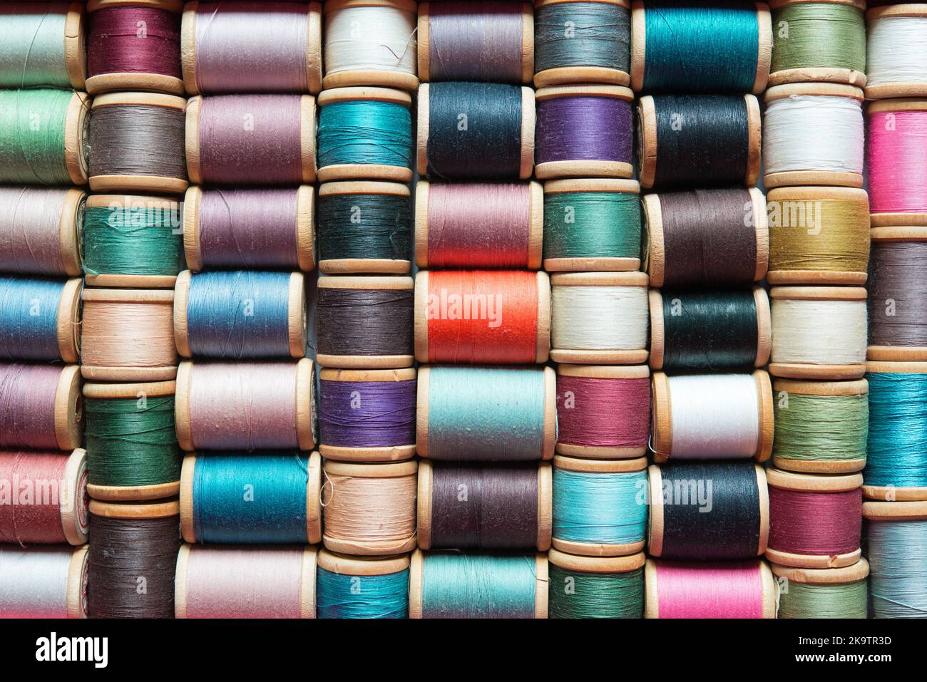 Set colored thread close up hi-res stock photography and images - Alamy
