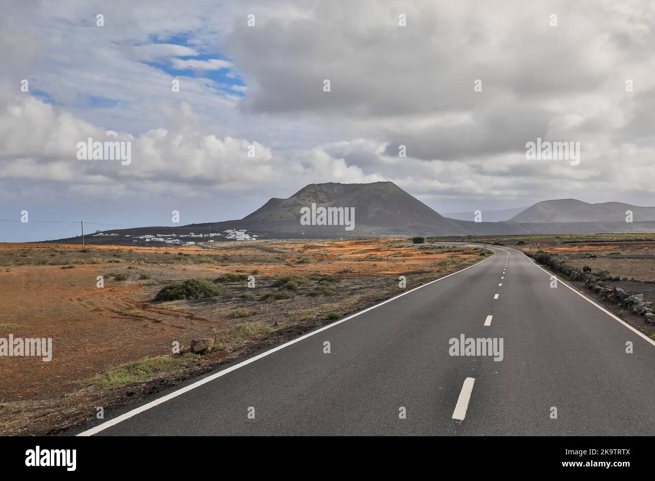 Crisis del cafe hi-res stock photography and images - Alamy