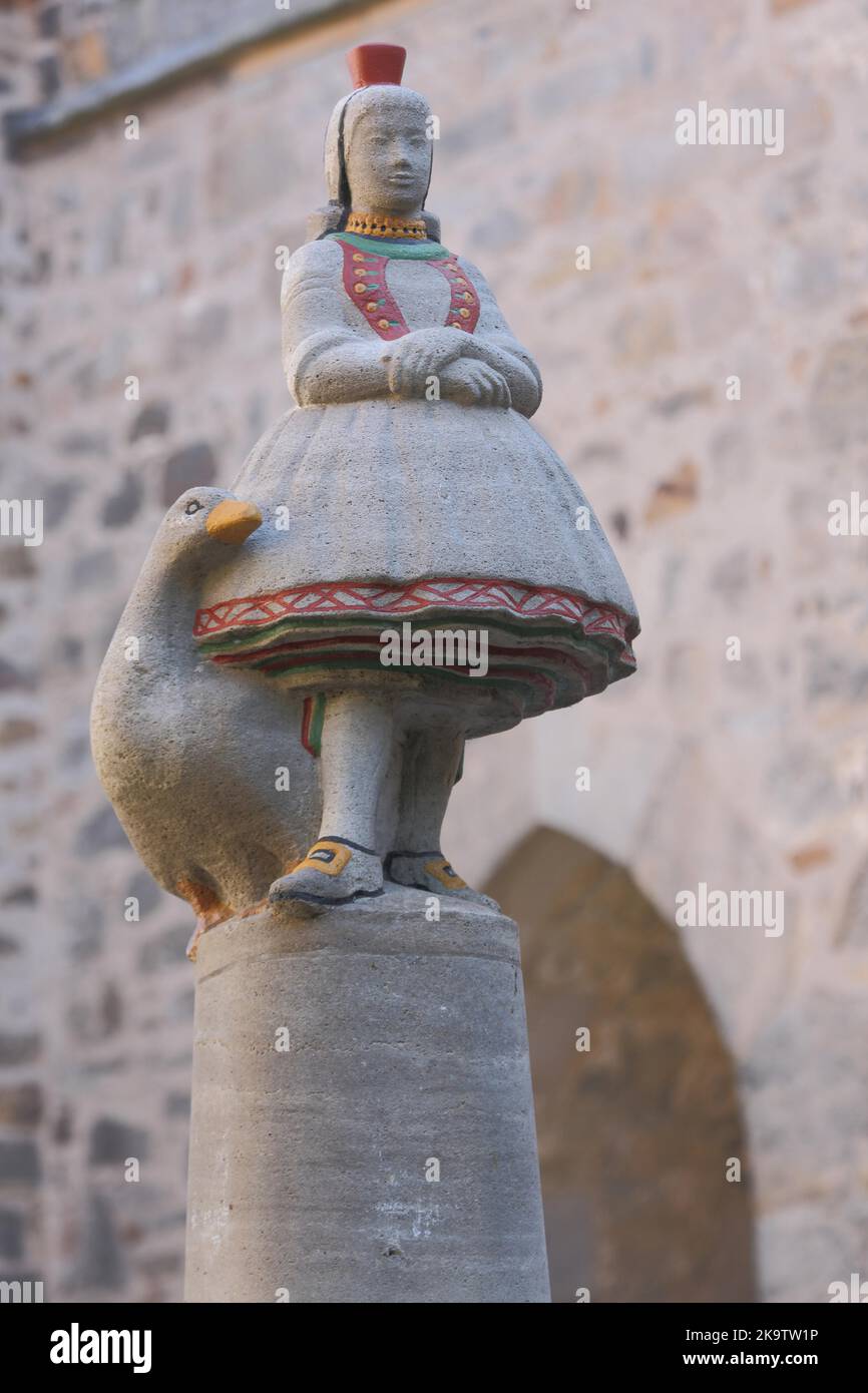 Schwaelmer well, goose figure, Little Red Riding Hood, girl, figure ...