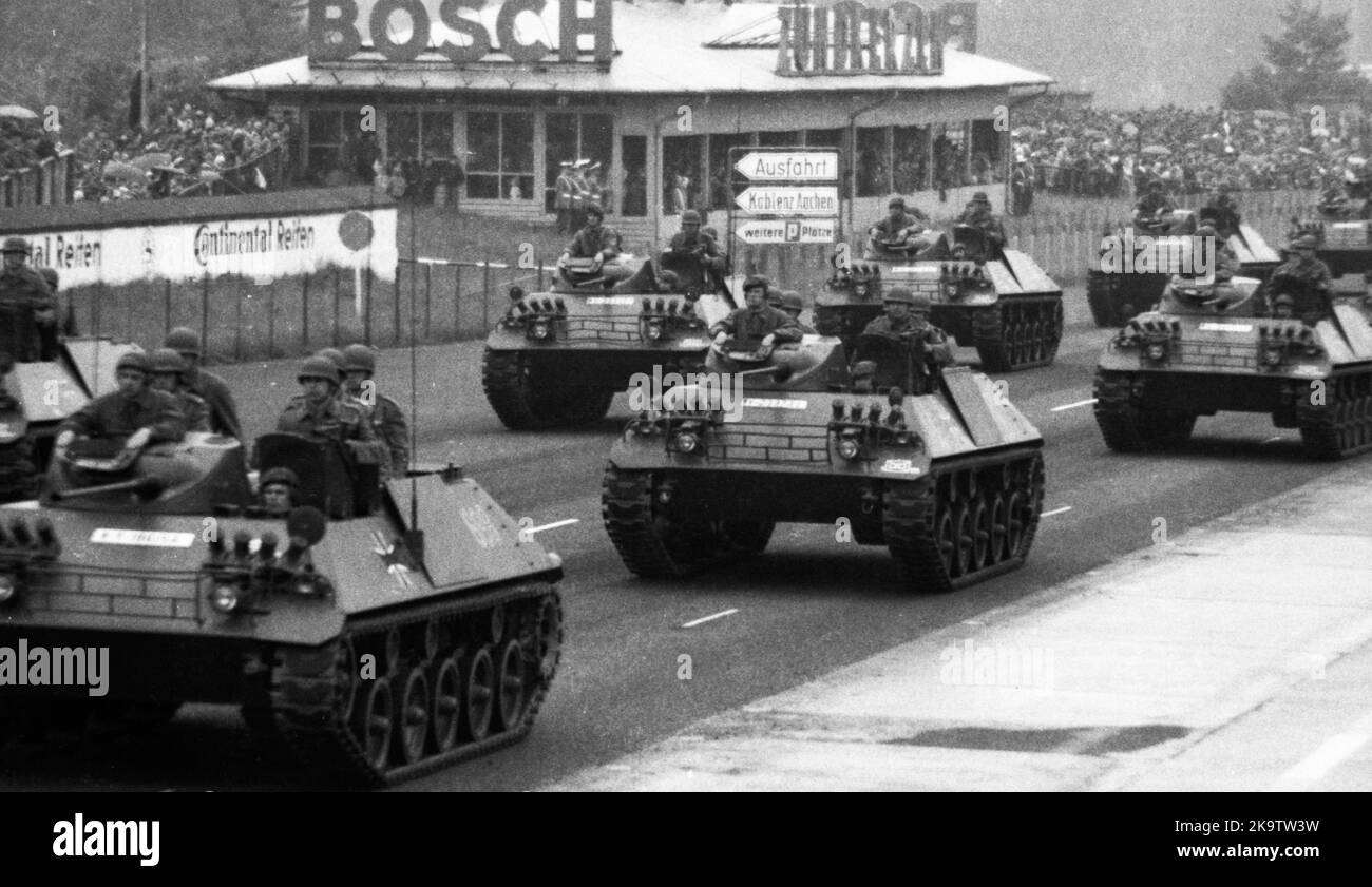 Parade of the Bundeswehr on the 20th anniversary of the founding of ...