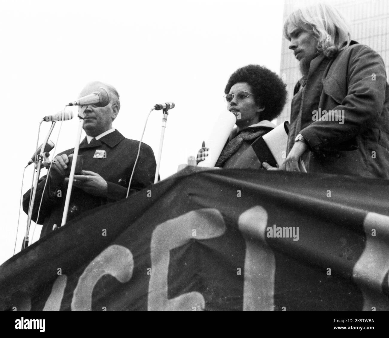 The visit of the sister of the US-singer Angela Davis, Fanny, here on ...