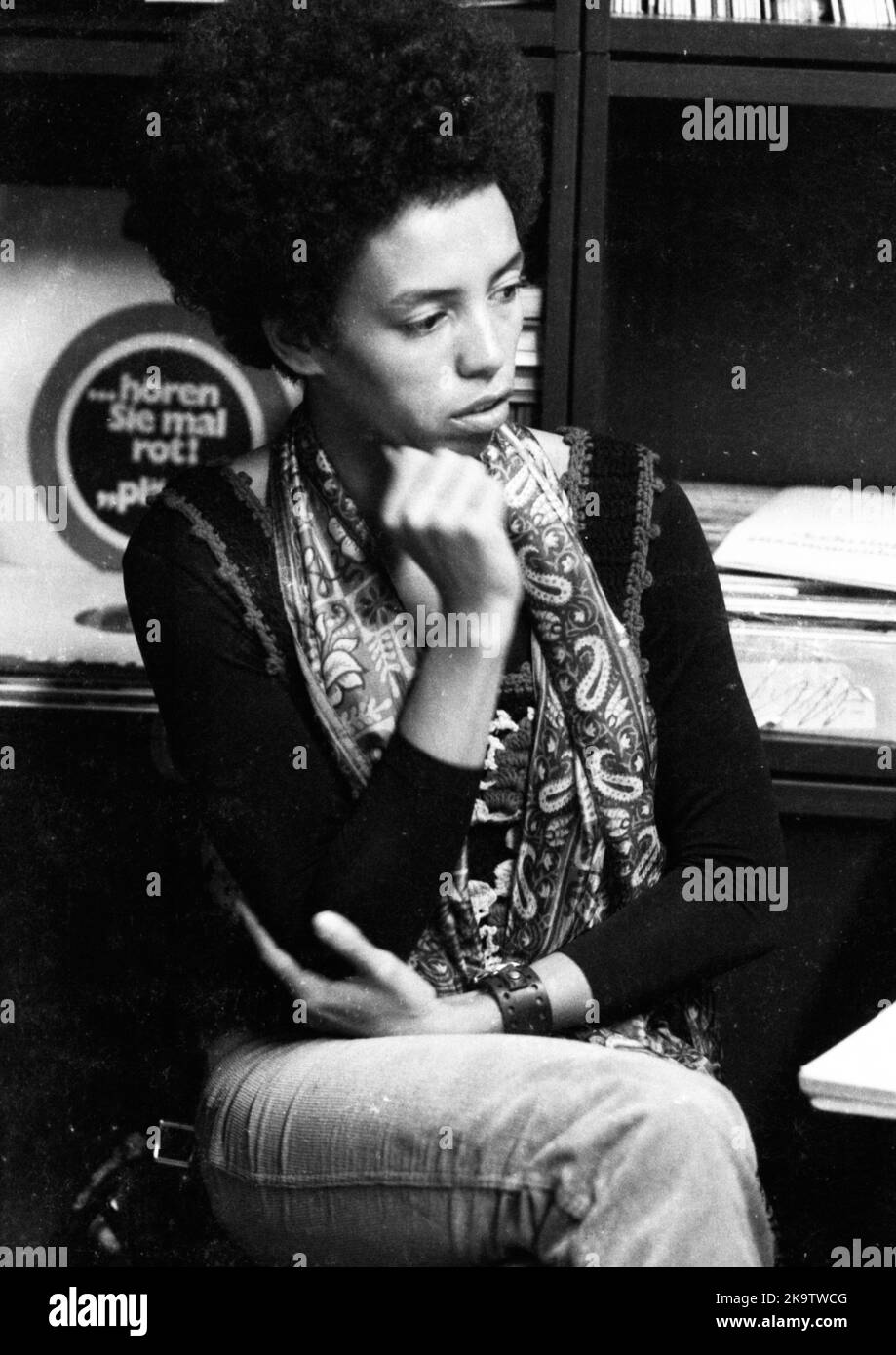 The visit of the sister of US-singer Angela Davis, Fanny, here in ...