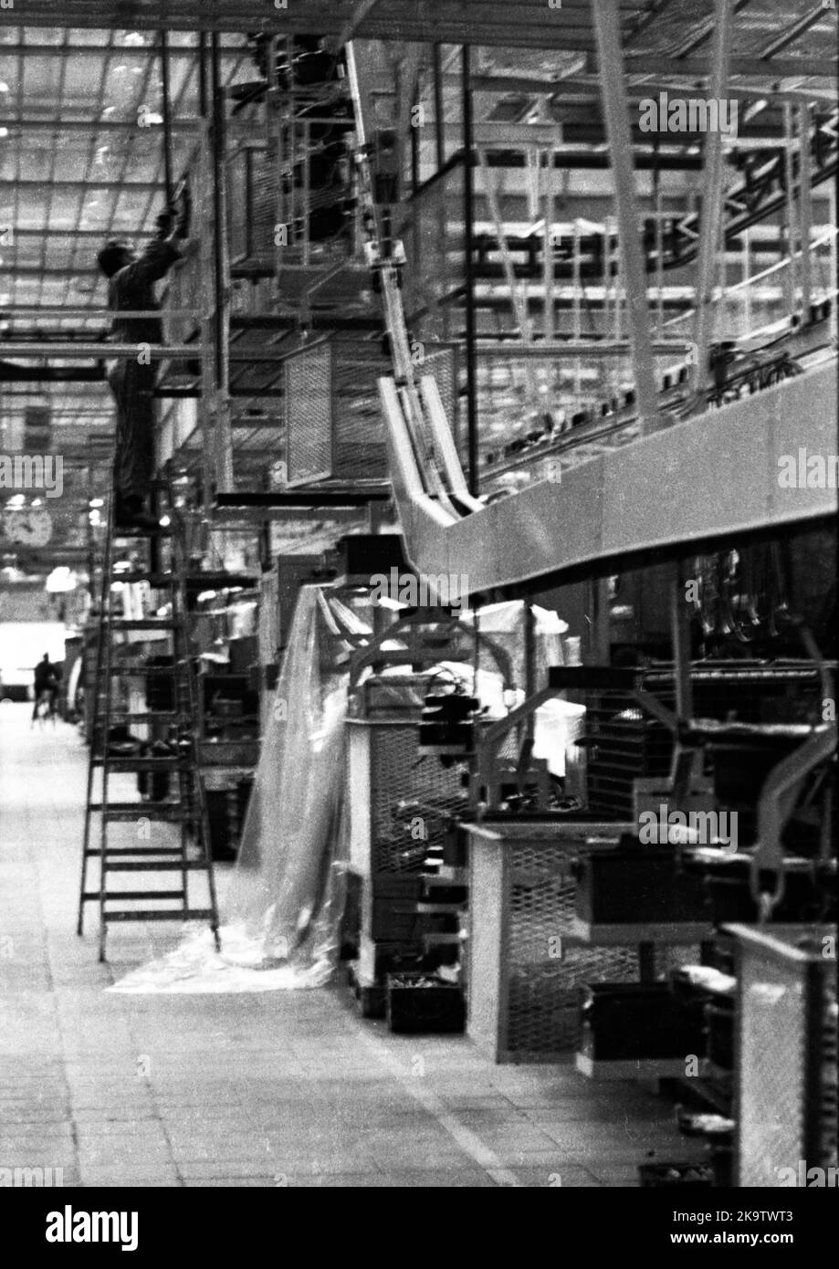 The VW plant in Hanover-Stoecken, shown here on 7. 12. 1971, was ...