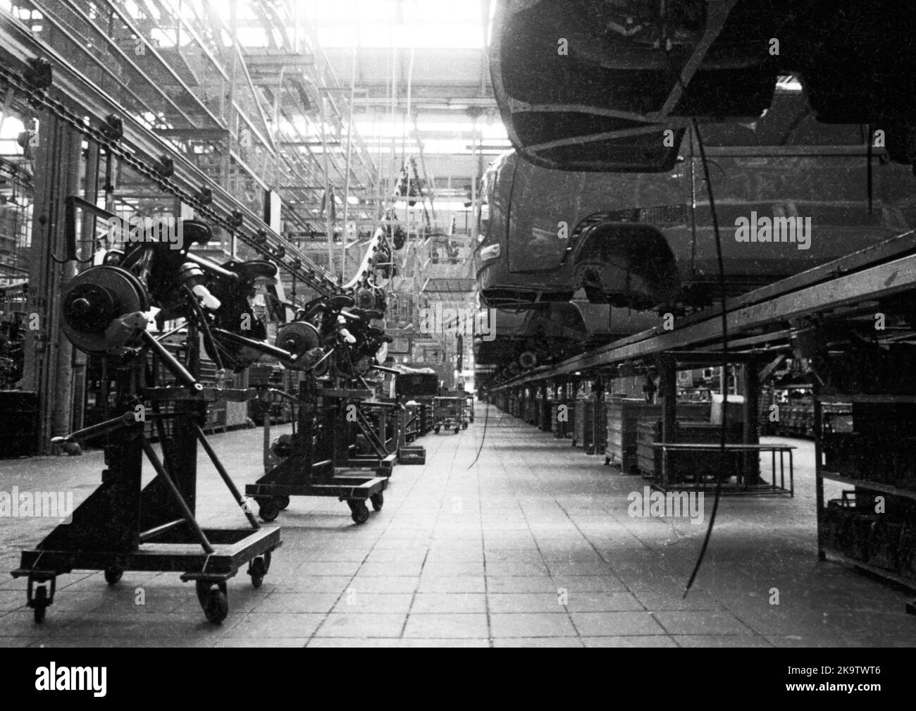 The VW plant in Hanover-Stoecken, shown here on 7. 12. 1971, was ...