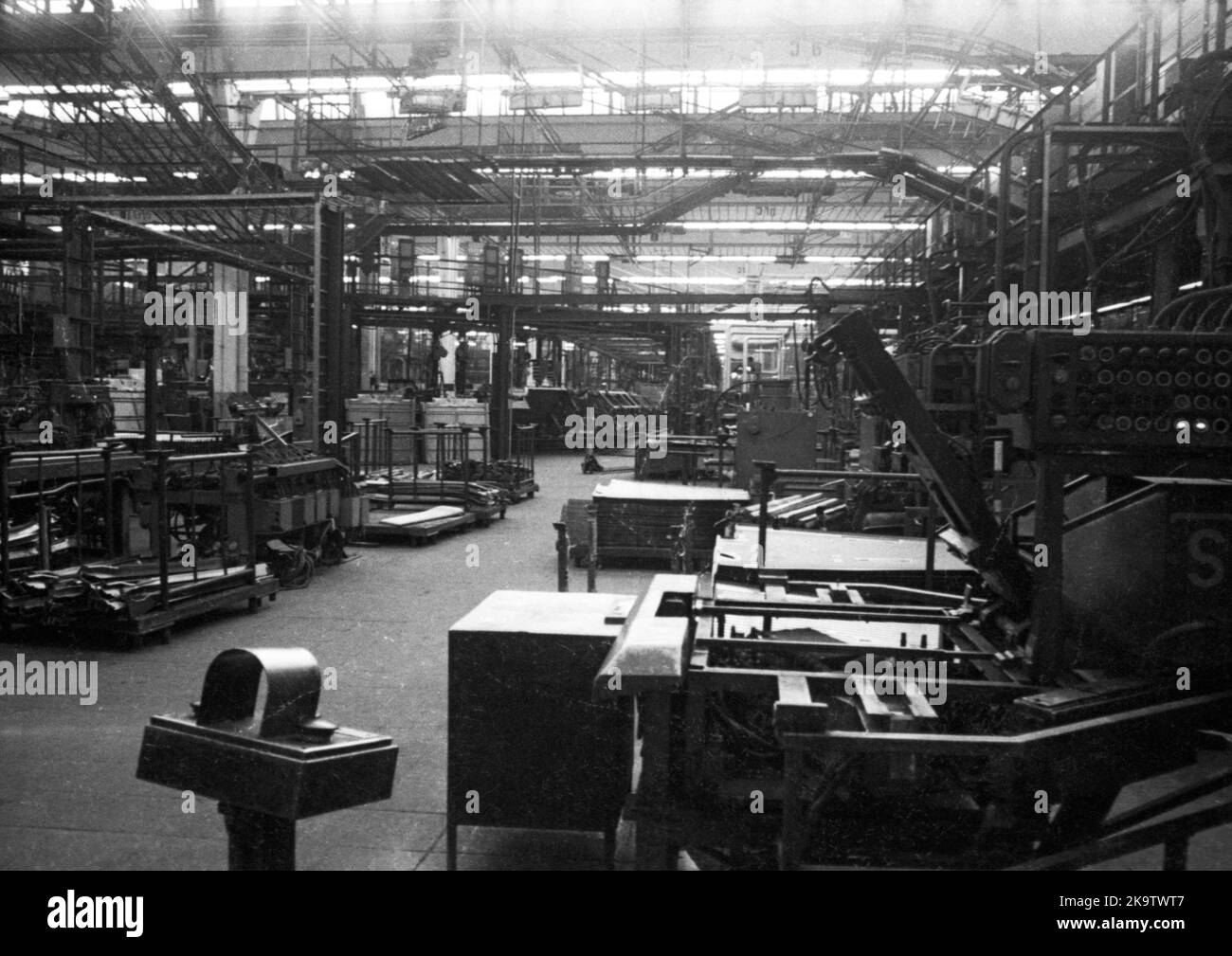The VW plant in Hanover-Stoecken, shown here on 7. 12. 1971, was ...