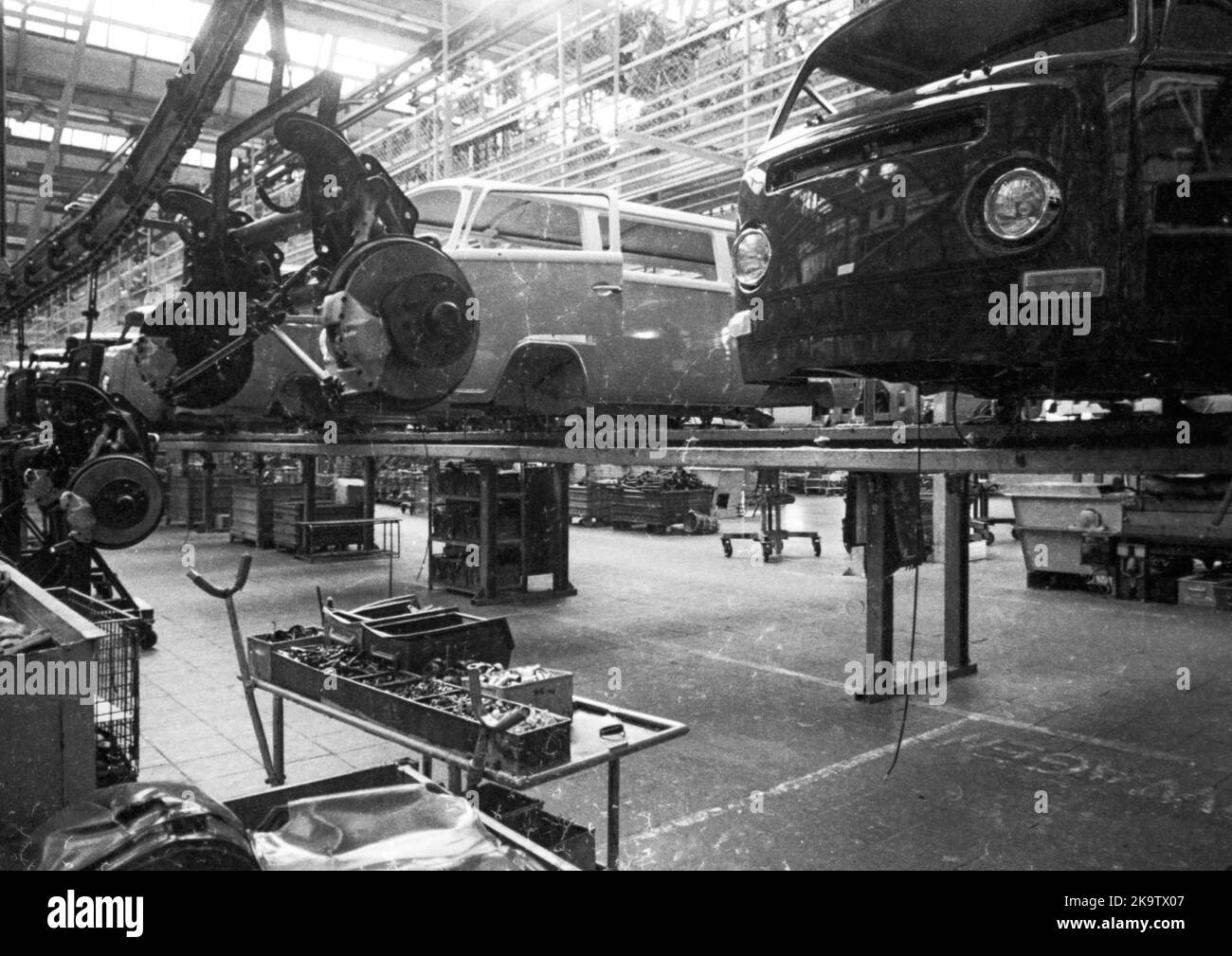 The VW plant in Hanover-Stoecken, shown here on 7. 12. 1971, was ...