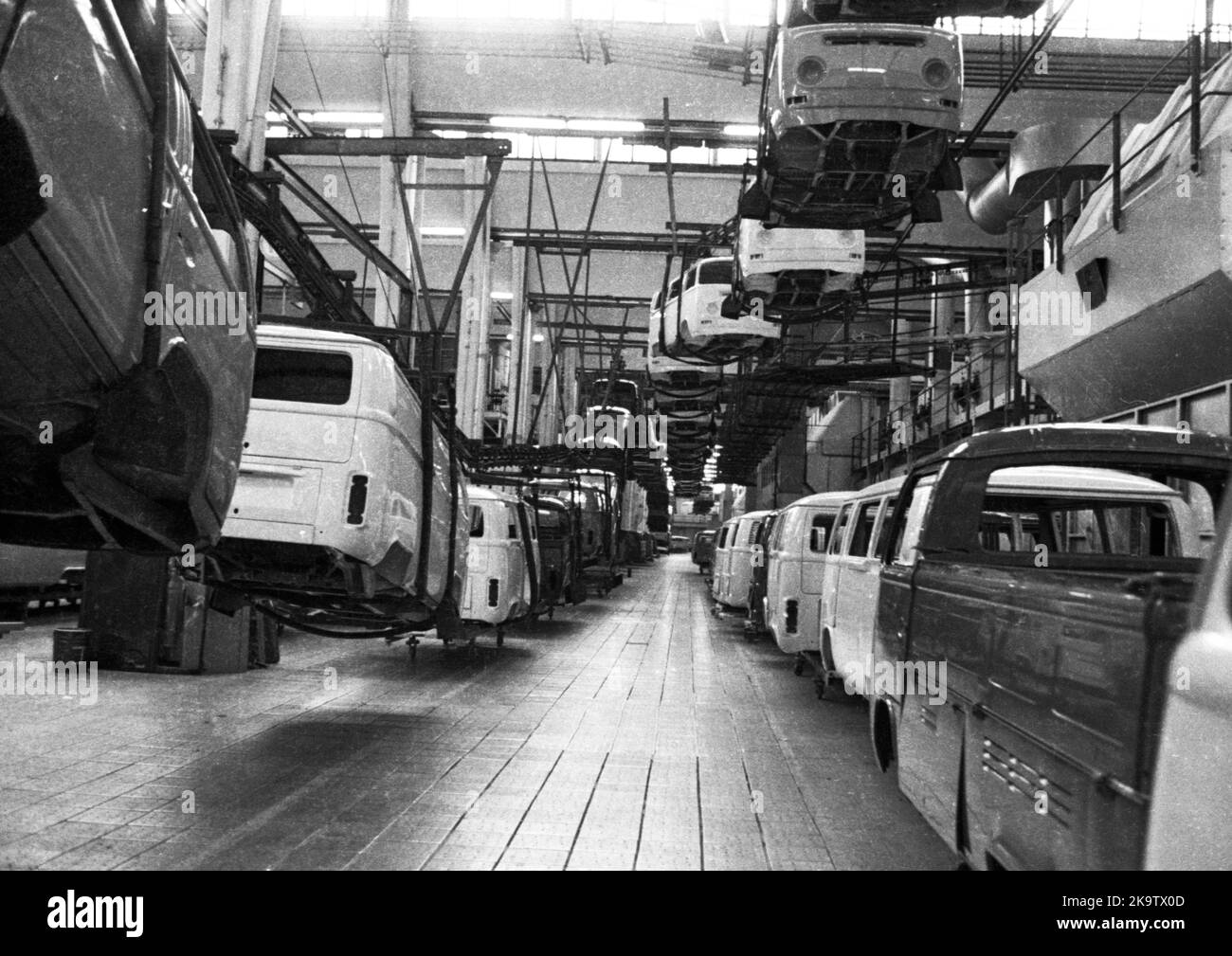The VW plant in Hanover-Stoecken, shown here on 7. 12. 1971, was ...
