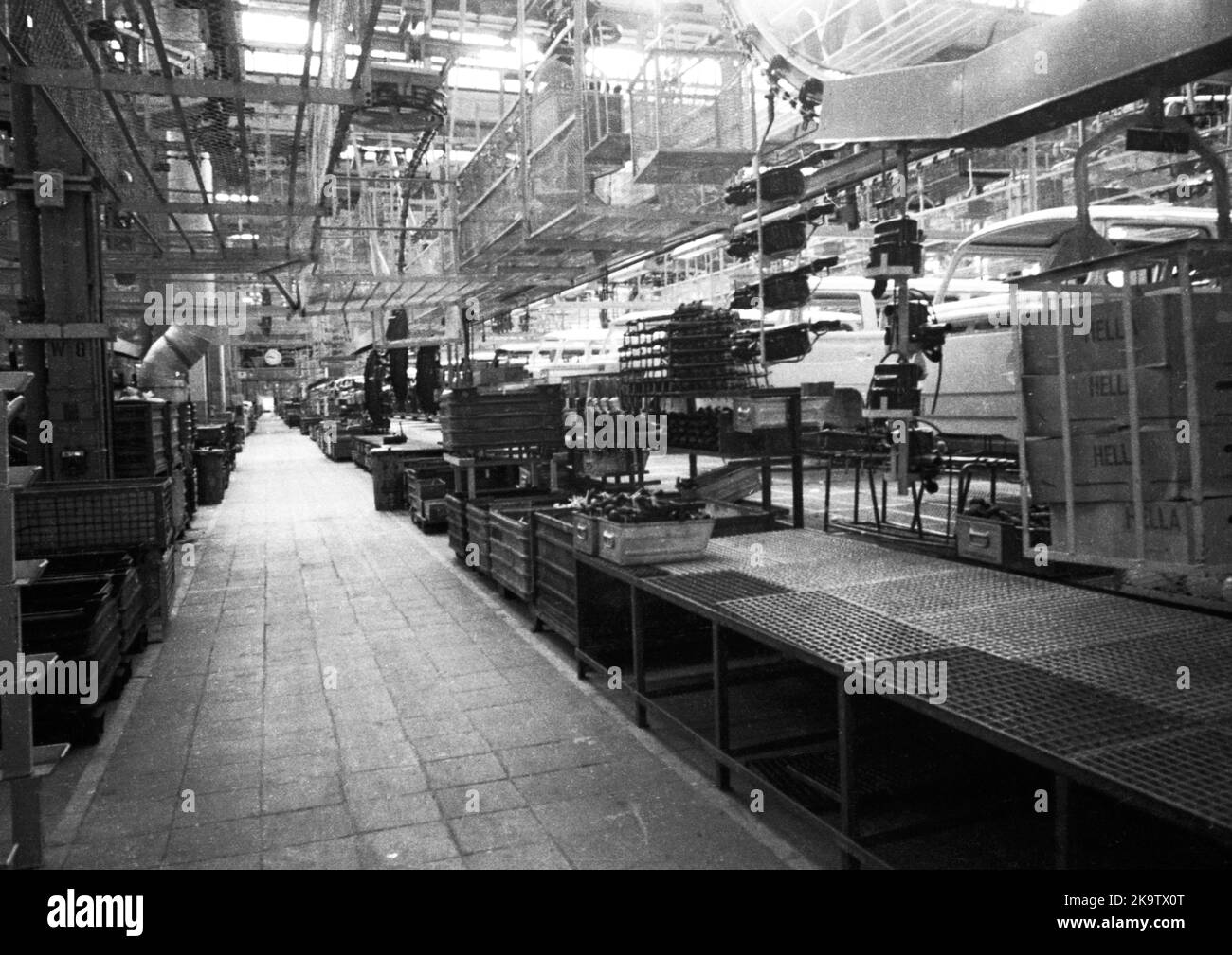 The VW plant in Hanover-Stoecken, shown here on 7. 12. 1971, was ...