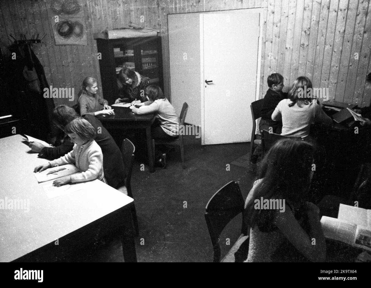 Life, poverty and child wealth in a homeless shelter on 13. 12. 1971 in ...