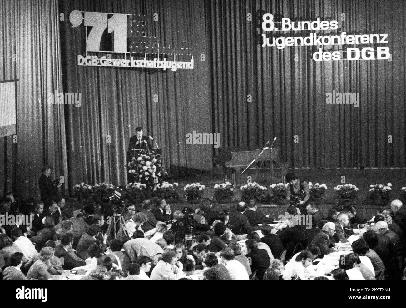 The 8th Federal Youth Conference of the DGB in Dortmund's ...