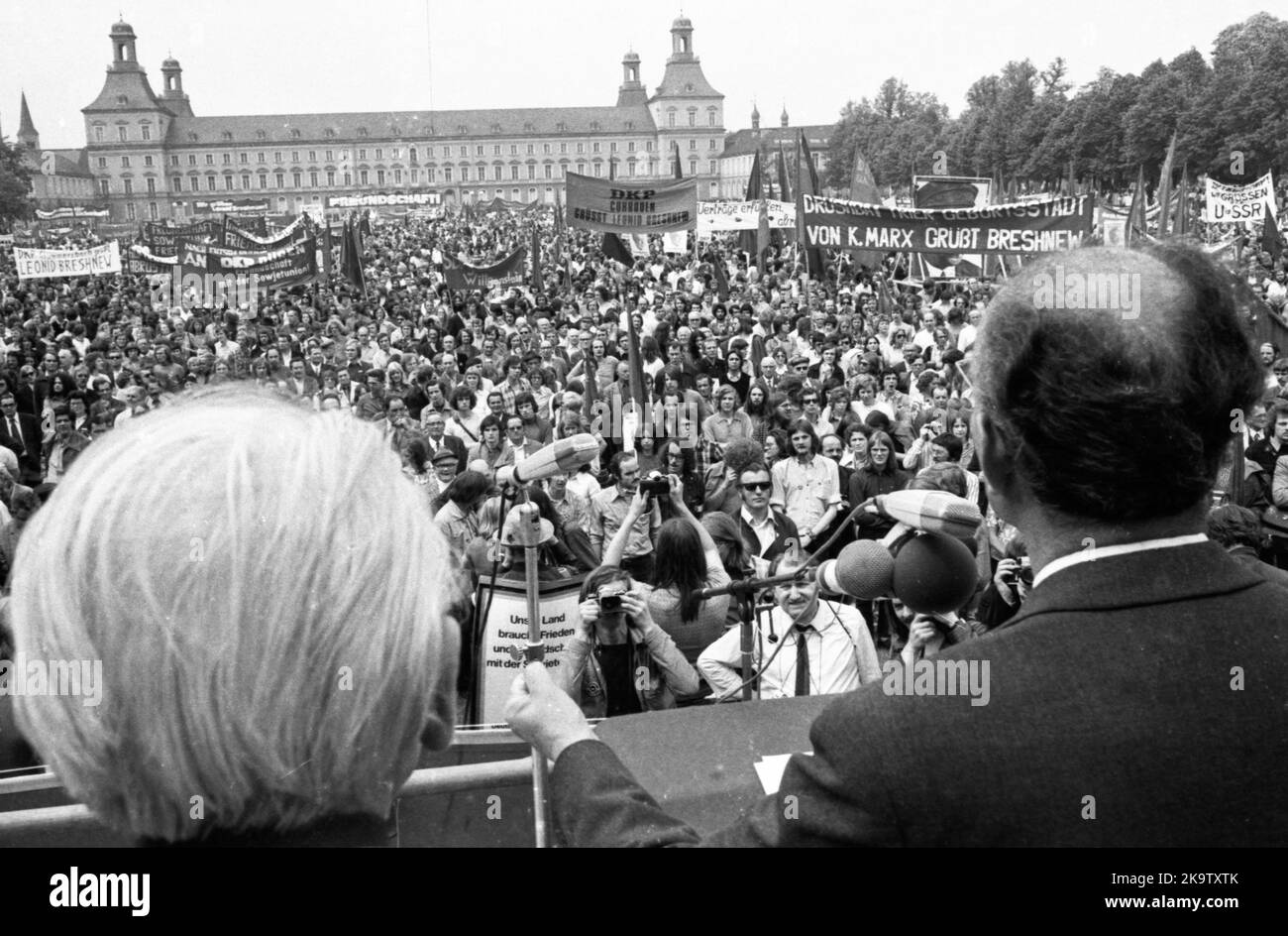 The visit of the Soviet head of state and party Leonid Brezhnev to Bonn ...