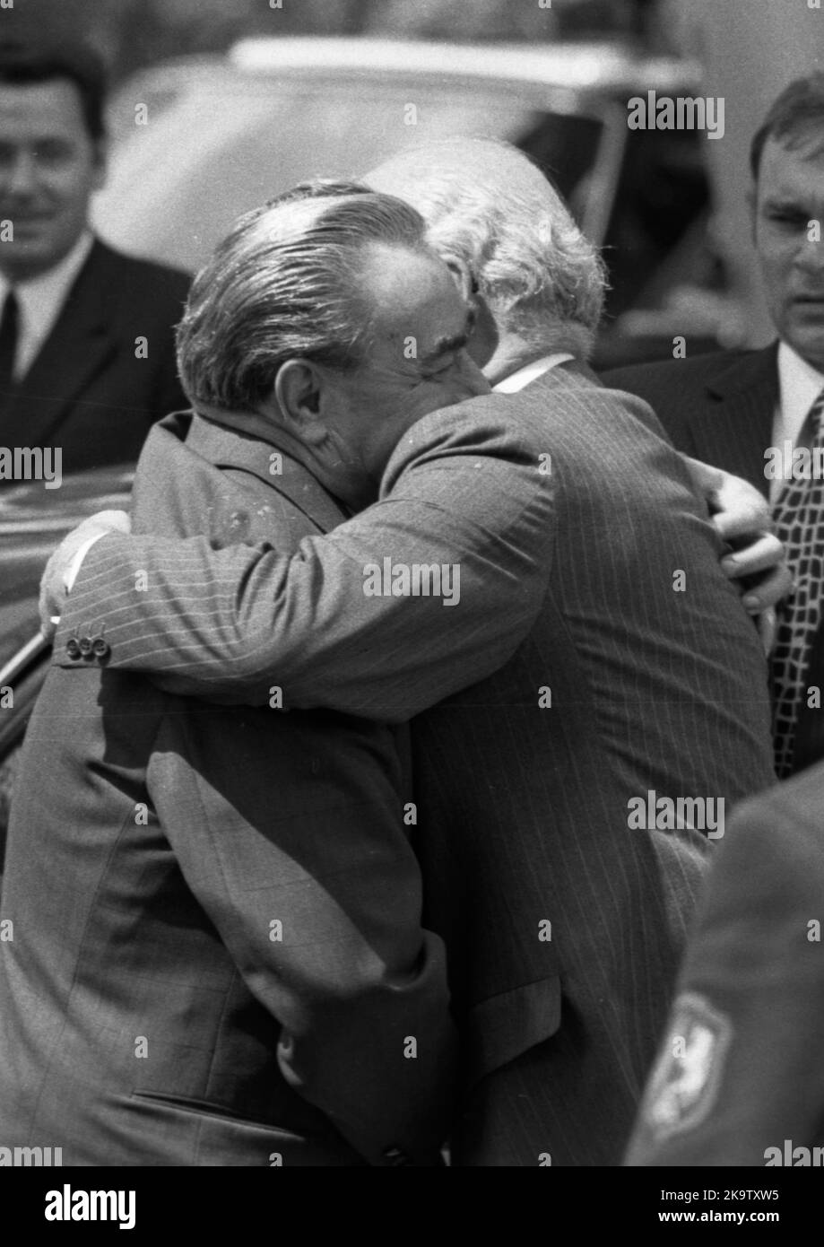 The visit of the Soviet Head of State and Party Leonid Brezhnev to Bonn ...