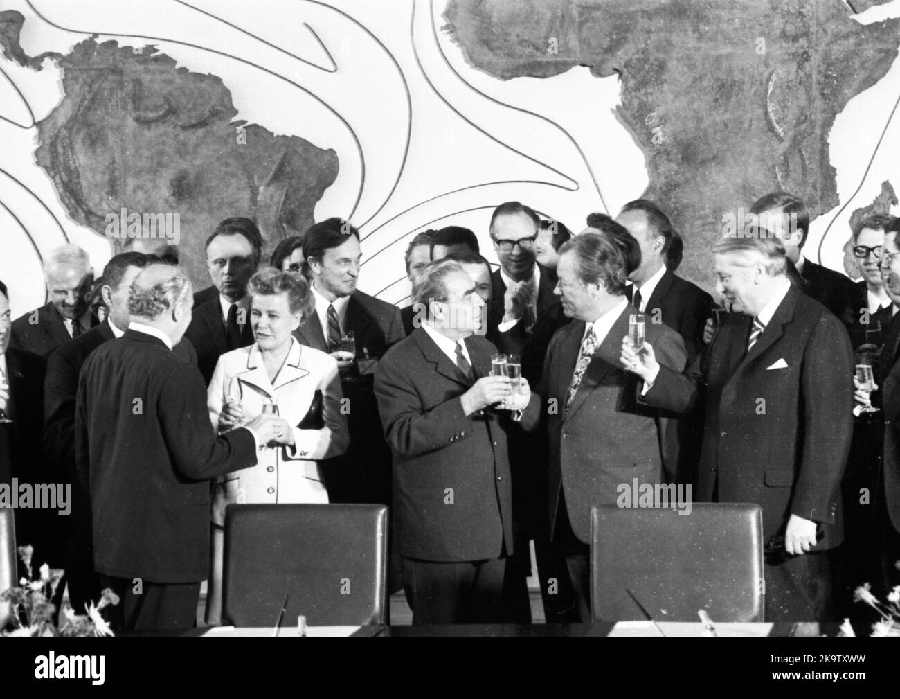 The visit of the Soviet Head of State and Party Leonid Brezhnev to Bonn ...