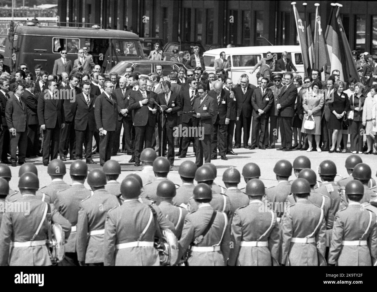 With full military honours, the visit of CPSU party leader Leonid ...