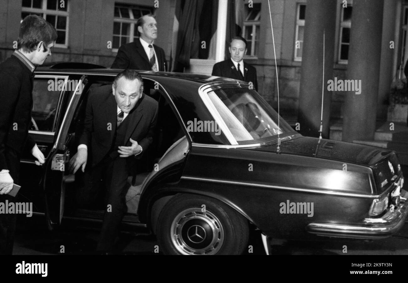 Leonid brezhnev car Black and White Stock Photos & Images - Alamy