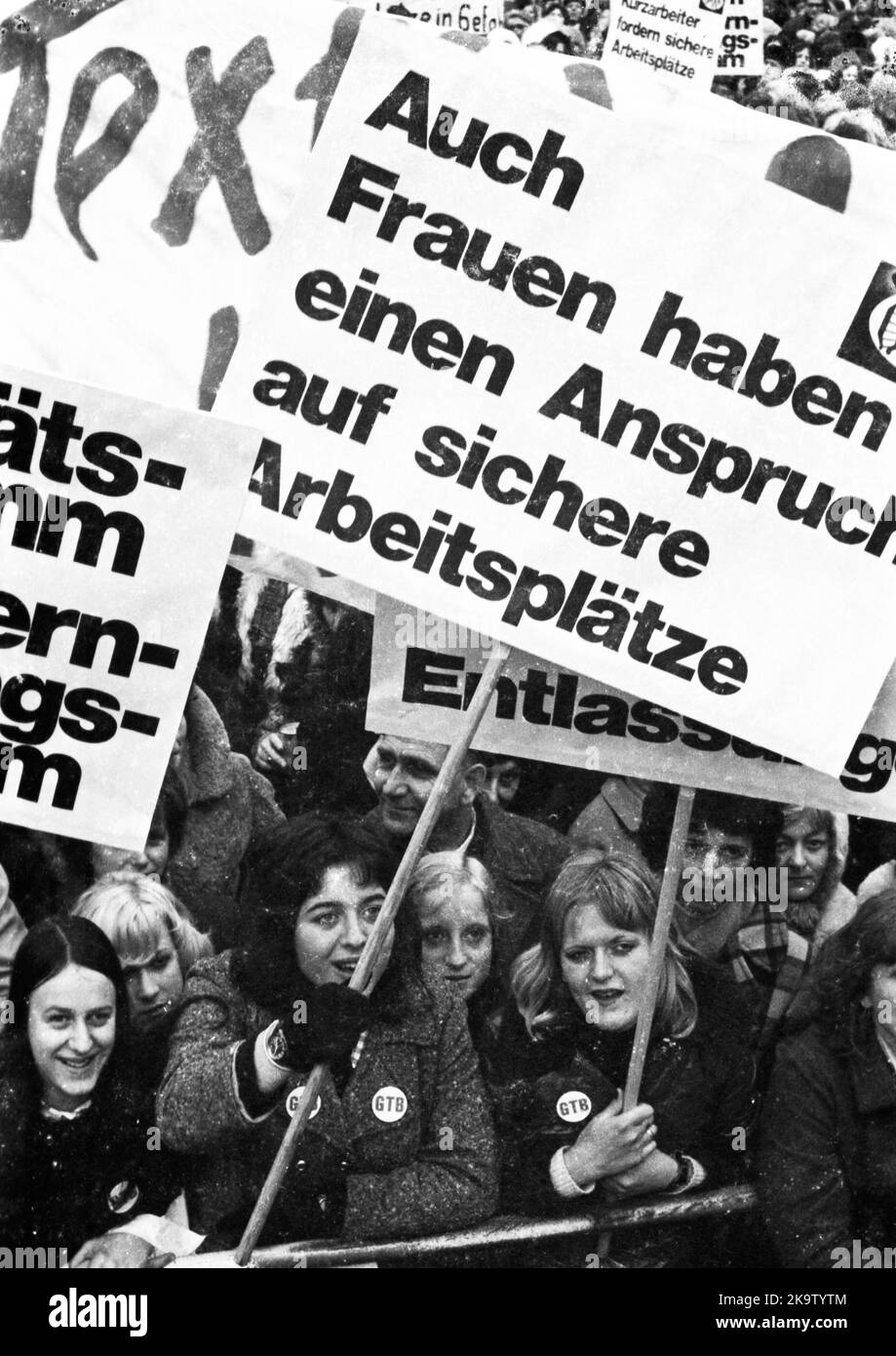The Textile and Garment Workers' Union (GTB) demonstrated in Bonn with ...