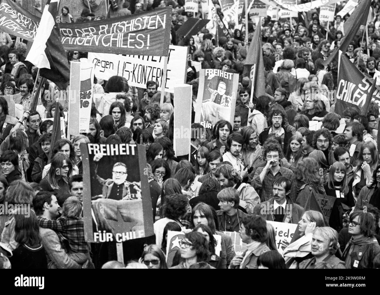 5000 pupils, students and young people, called by various youth ...