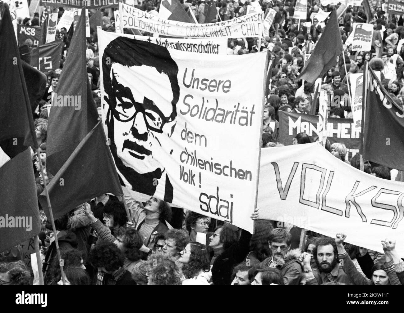 5000 pupils, students and young people, called by various youth ...