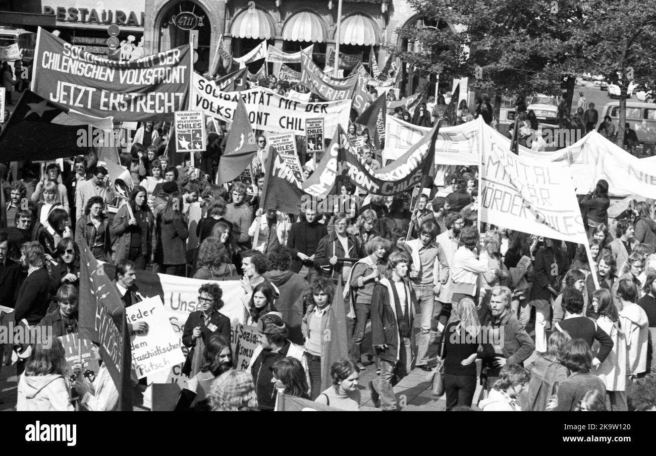 5000 pupils, students and young people, called by various youth ...