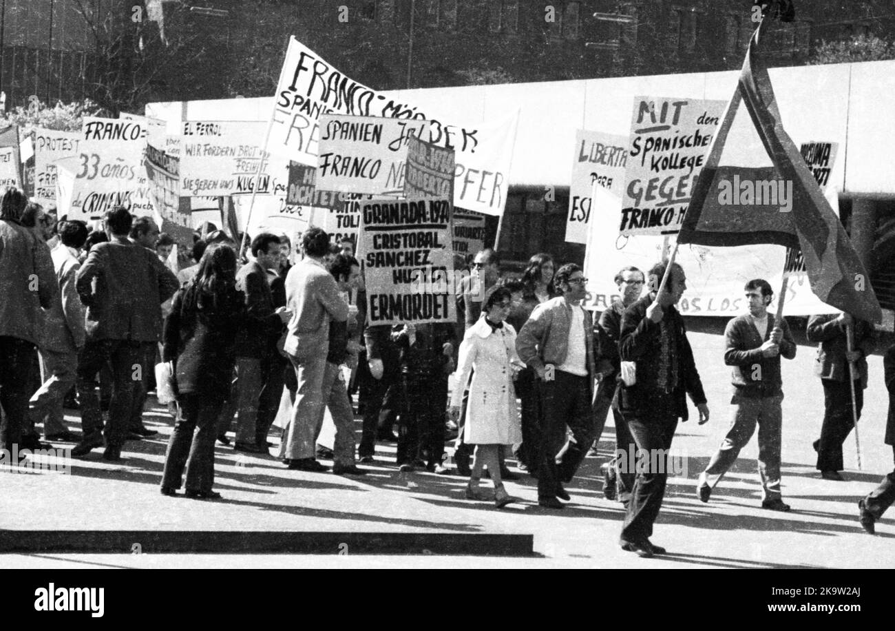 Spanish guest workers and German students demonstrated for victims of ...